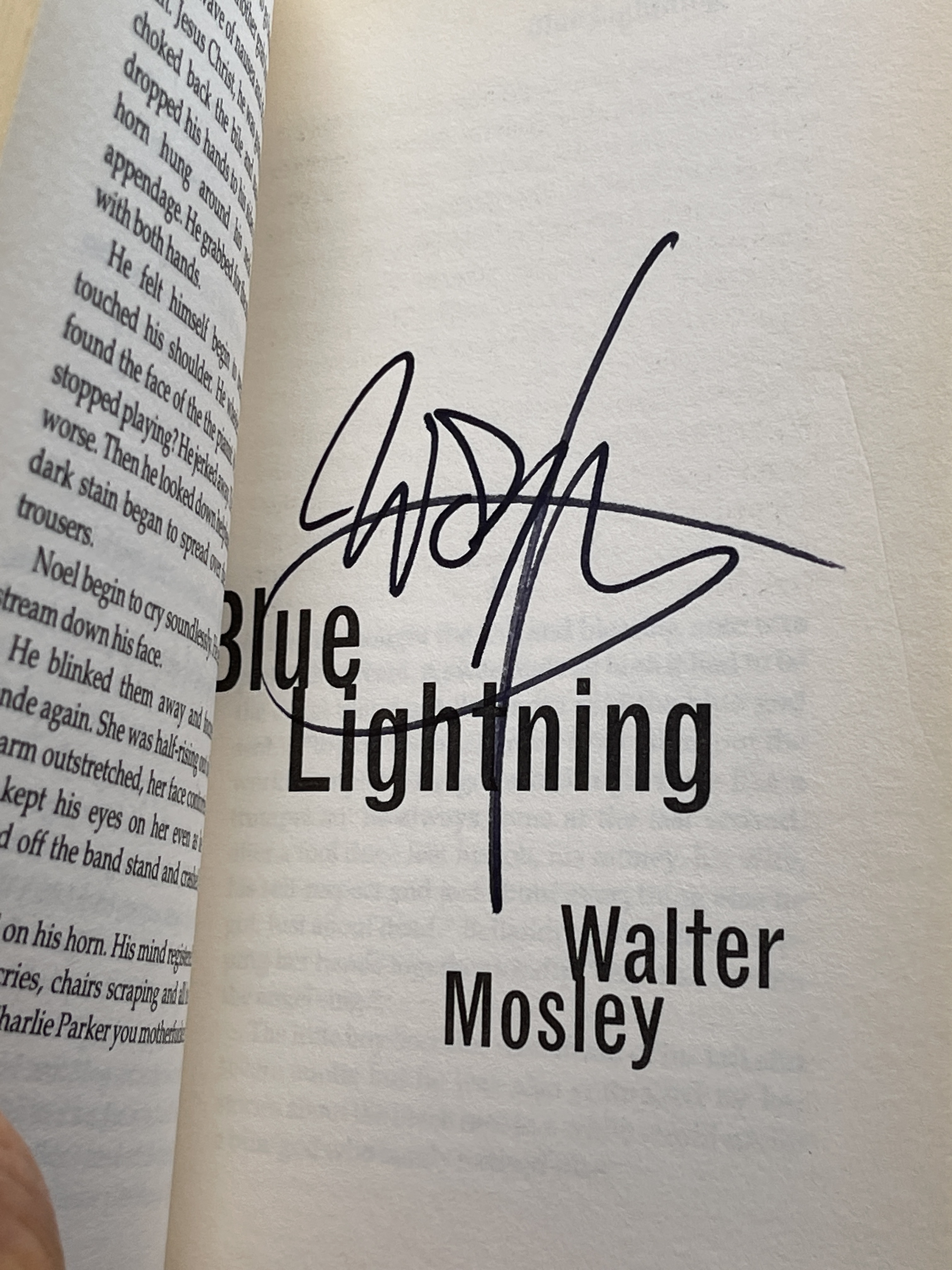 BLUE LIGHTNING. by Harvey, John, editor; Gary Phillips and Walter ...